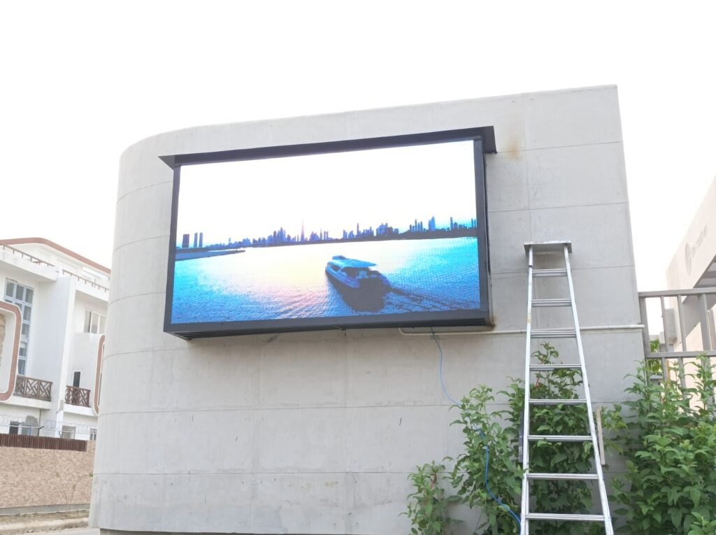 Outdoor LED Video Walls & Advertising Display Screens | Infonics
